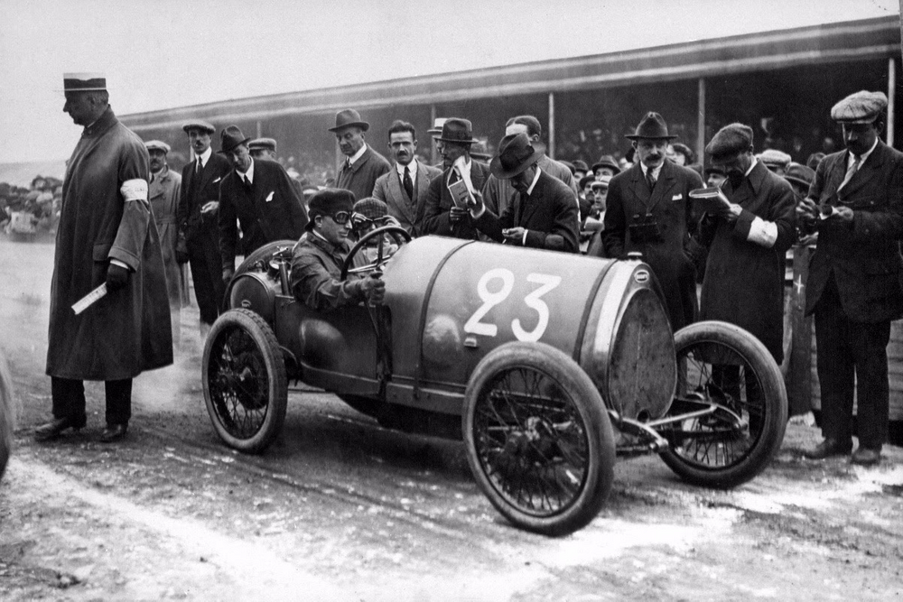 BUGATTI BRESCIA: BIRTH OF A LEGEND