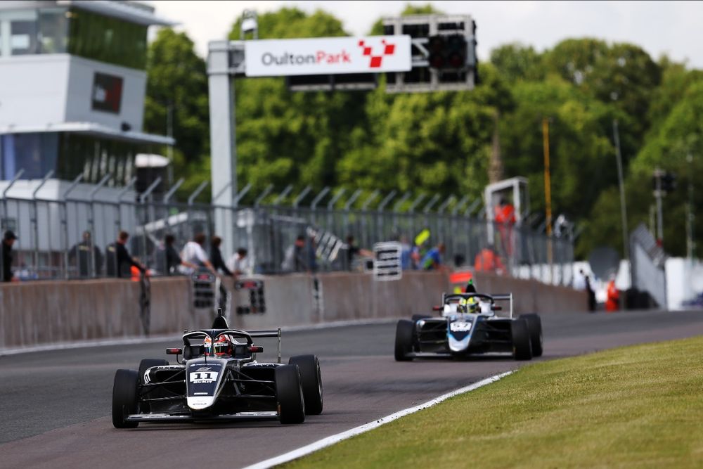 Louis Sharp stuns with maiden British F4 victory at Oulton Park